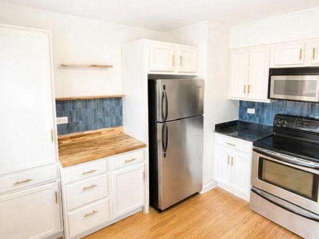 2 Br, 1 bath, Other 1404 W Estes Ave