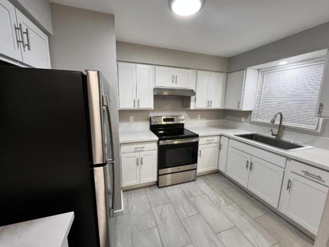 2 Br, 1 bath, Other 1400 Northeast 118th Avenue