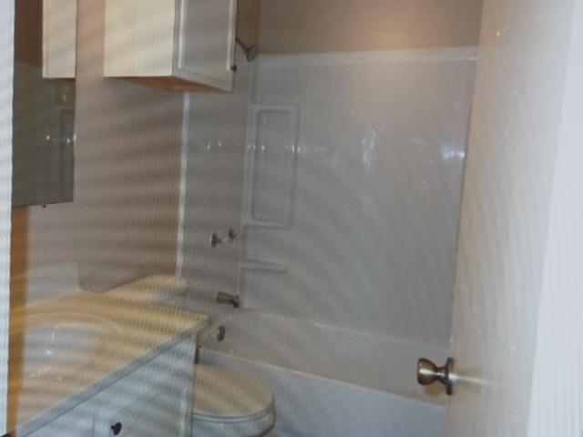 2 Br, 1 bath, Other 1401 W Dove Avenue