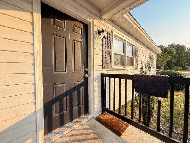2 Br, 1 bath, Apartment 1446 Francis Marion Rd