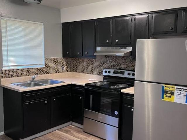 2 Br, 1 bath, Apartment 1517 Rausch Avenue
