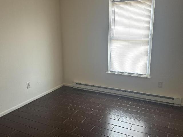 2 Br, 1 bath, Other 1600 Hopson Rd
