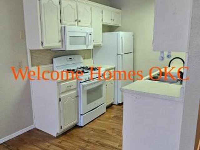 2 Br, 1 bath, Other 16180 Northeast 23rd Street