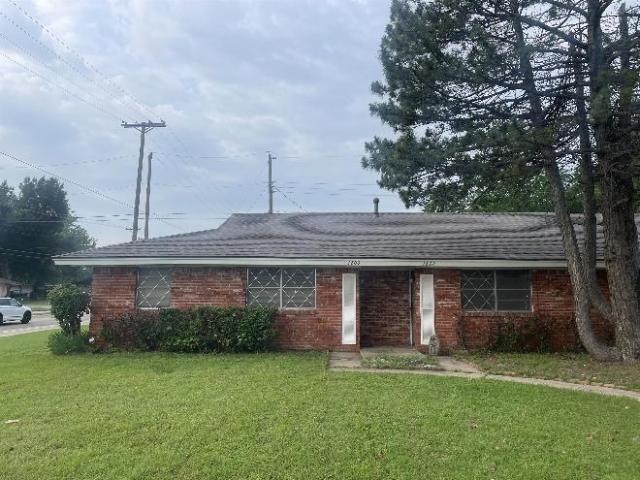 2 Br, 1 bath, Other 1800 Cherry Stone Street
