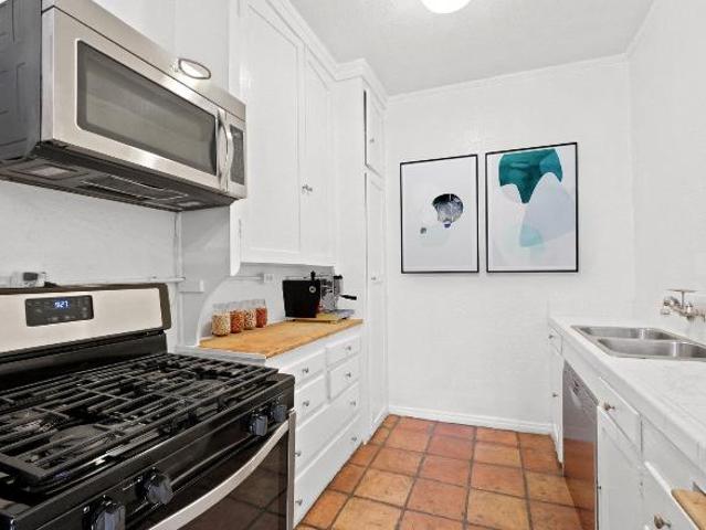 2 Br, 1 bath, Other 1843 N Cherokee Ave