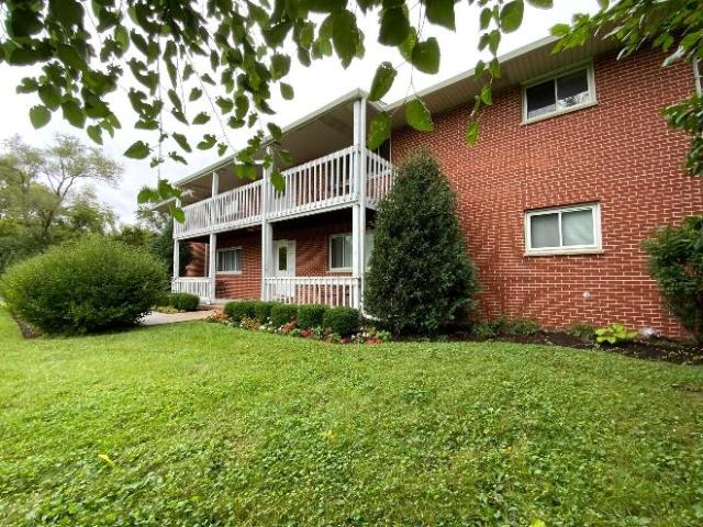 2 Br, 1 bath, Apartment 1902 1904 N Seminary Ave