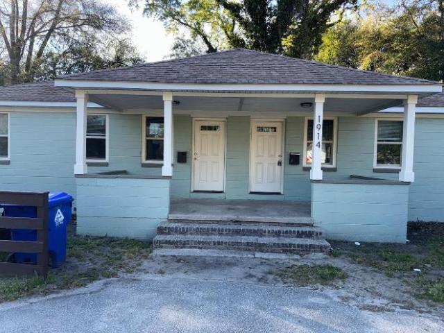 2 Br, 1 bath, Apartment 1914 Carlton St