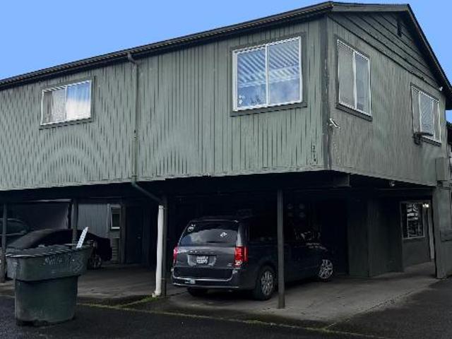 2 Br, 1 bath, Other 1913 33rd Ave