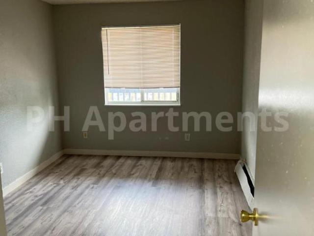 2 Br, 1 bath, Other 1943 Dallas Street