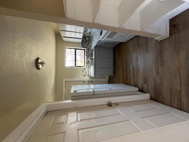 2 Br, 1 bath, Other 2008 Alamo Avenue