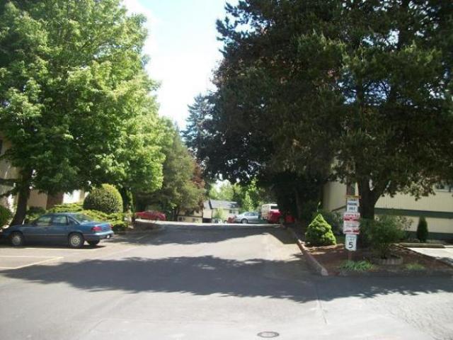2 Br, 1 bath, Other 204 SW Elmwood Avenue
