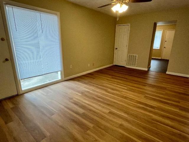 2 Br, 1 bath, Other 206 W Canedy Street