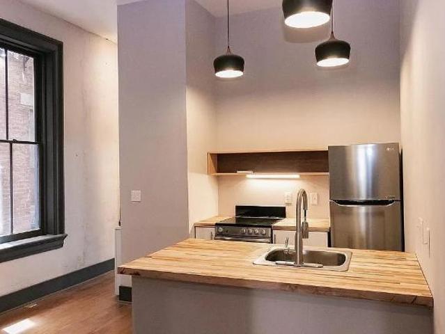 2 Br, 1 bath, Apartment 207 West Mcmicken Avenue