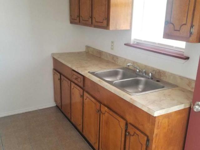 2 Br, 1 bath, Other 2095 La PalmaA St