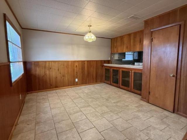 2 Br, 1 bath, Other 2103 33rd Street