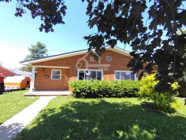 2 Br, 1 bath, Other 214 1/2 W Berry St