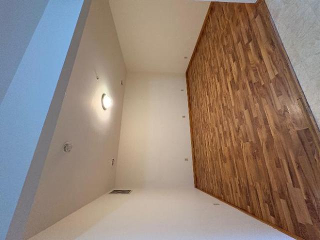 2 Br, 1 bath, Other 218 West Central Avenue