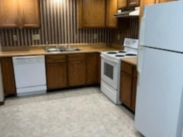 2 Br, 1 bath, Apartment 2203 East State Road