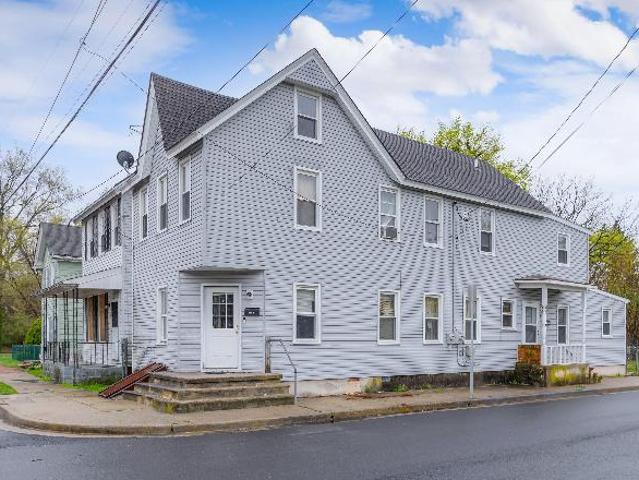 2 Br, 1 bath, Apartment 221 Wesley Street