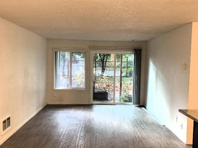 2 Br, 1 bath, Other 2295 SE Courtney Ave