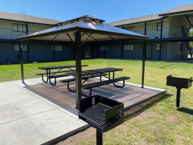 2 Br, 1 bath, Other 2325 North Meridian Avenue