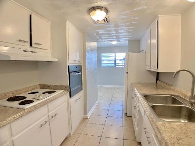 2 Br, 1 bath, Other 2320 East 21st Street