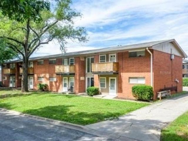 2 Br, 1 bath, Other 2506 Redbud Lane
