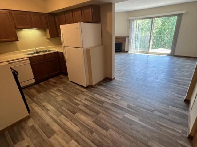 2 Br, 1 bath, Apartment 2500 & 2504 26th Avenue Court
