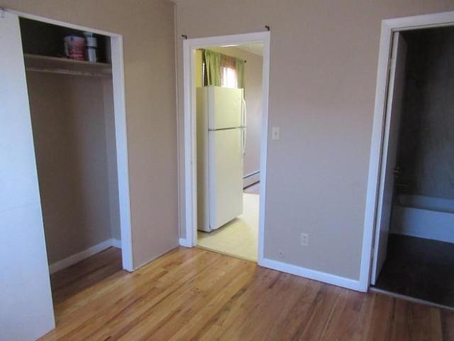2 Br, 1 bath, Other 2503 W Willamette Avenue