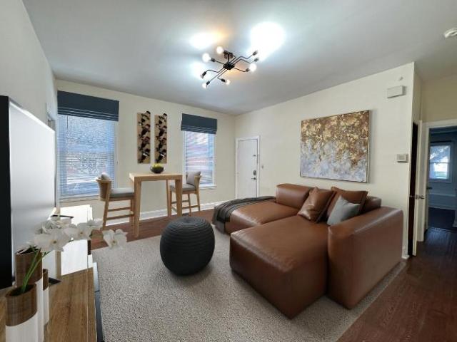 2 Br, 1 bath, Apartment 2528 Poplar Street