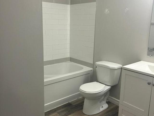 2 Br, 1 bath, Apartment 258 Pine Street
