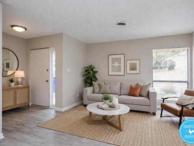 2 Br, 1 bath, Other 25 Creekside Cir