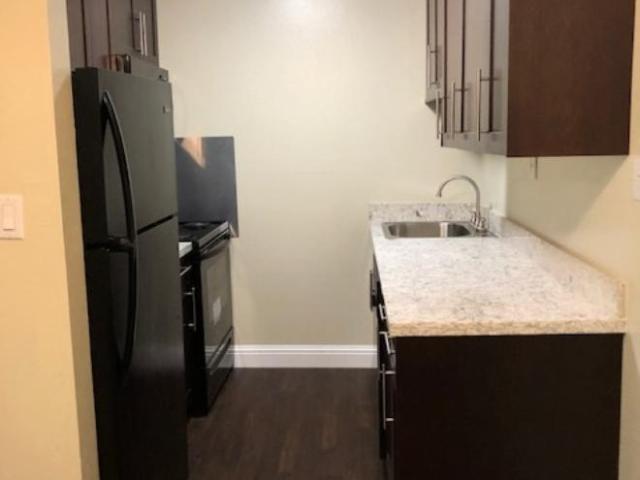 2 Br, 1 bath, Other 2637 Regent St