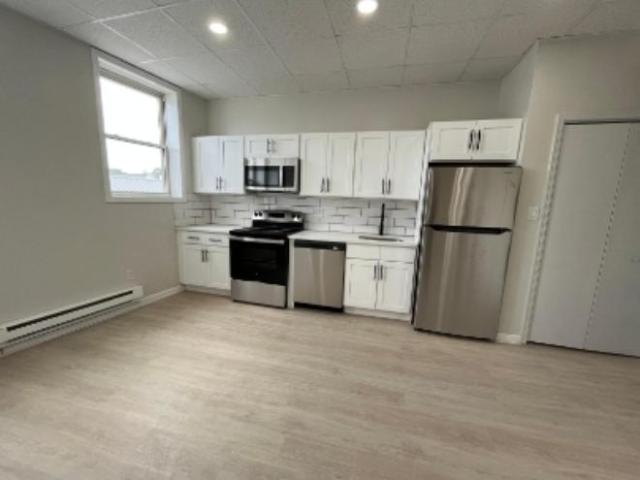 2 Br, 1 bath, Apartment 296 Wyoming Avenue
