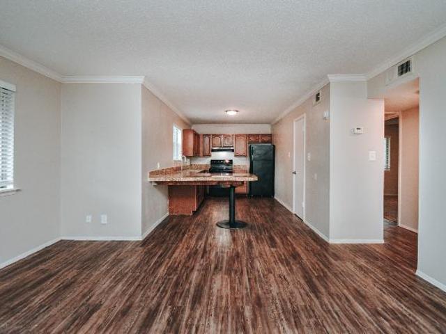 2 Br, 1 bath, Other 3001 Arroyo Dr