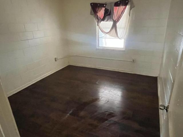 2 Br, 1 bath, Apartment 301 S East Street