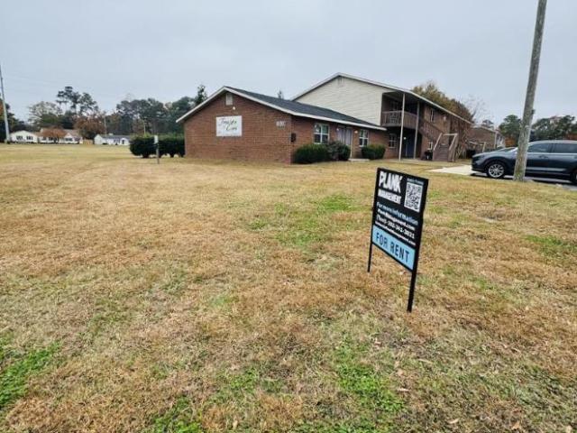 2 Br, 1 bath, Apartment 3020 Adams Blvd