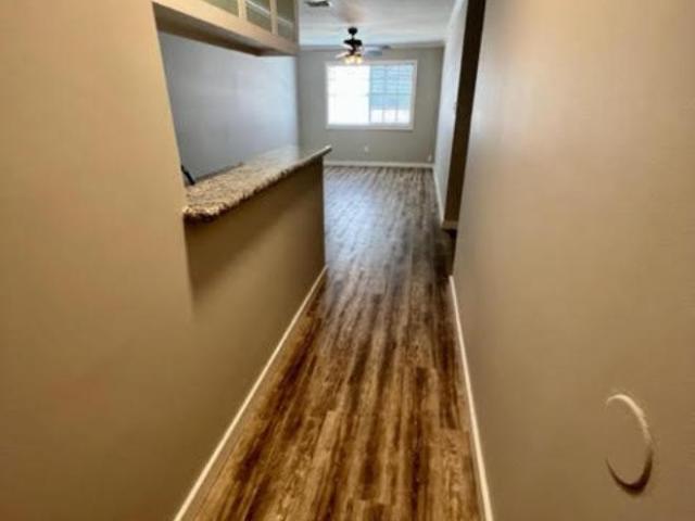 2 Br, 1 bath, Other 305 North Montevideo