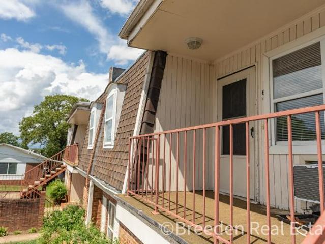 2 Br, 1 bath, Other 305 Park Ave