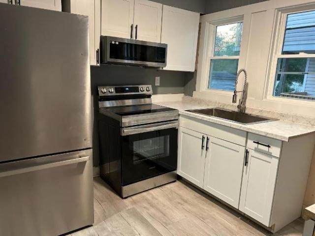 2 Br, 1 bath, Apartment 309 Maple St