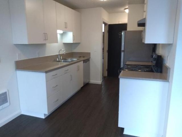 2 Br, 1 bath, Other 3105 SW Barbur Blvd