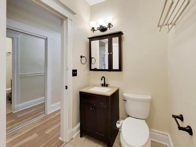 2 Br, 1 bath, Other 3149 W Lyndale Street