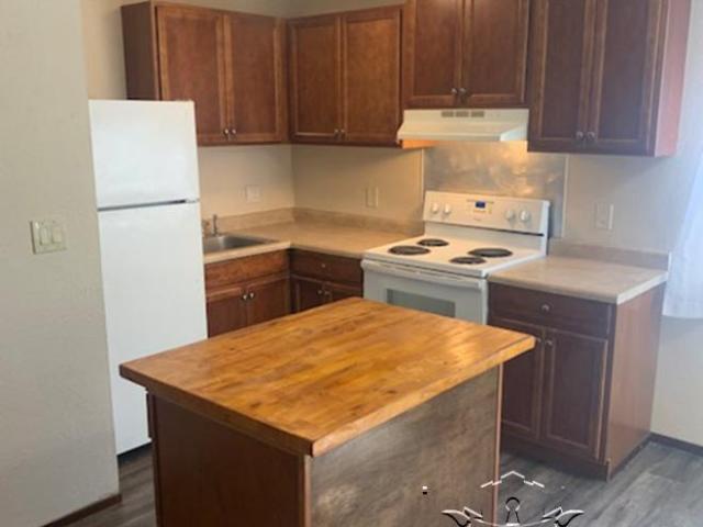 2 Br, 1 bath, Other 320 Bennett Street
