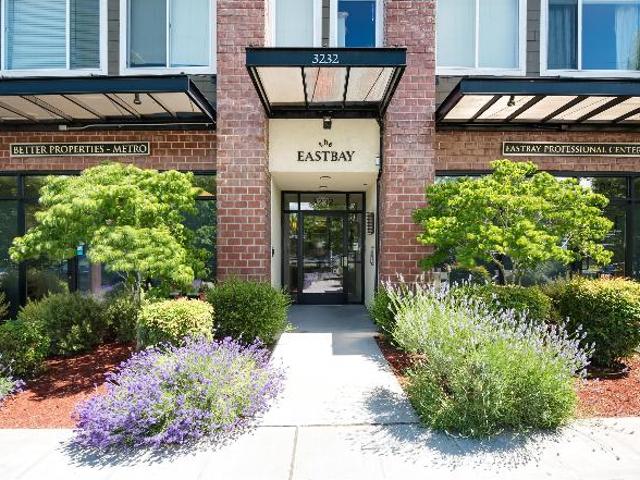 2 Br, 1 bath, Other 3232 15th Ave W