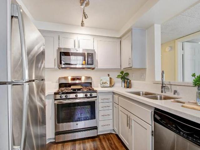 2 Br, 1 bath, Apartment 333 Andover Drive