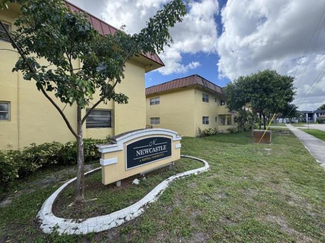 2 Br, 1 bath, Apartment 3380 3400 Nw 30 St