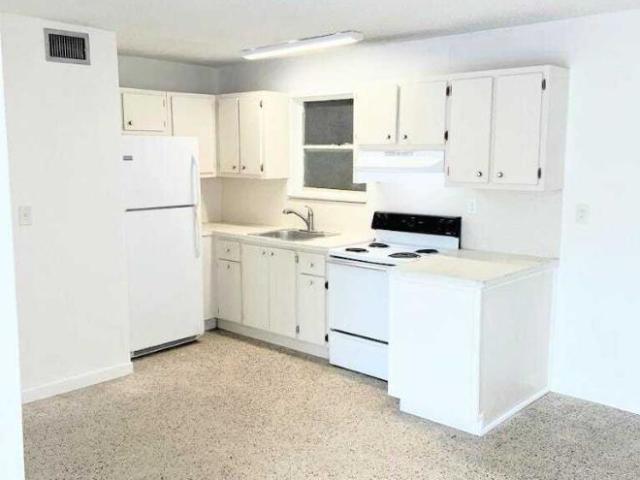 2 Br, 1 bath, Apartment 3501 W 11th Avenue