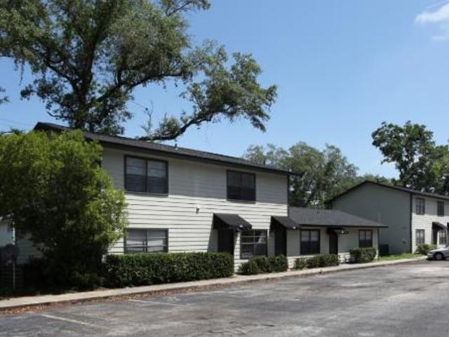 2 Br, 1 bath, Apartment 3545 Cypress Street