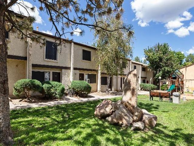 2 Br, 1 bath, Other 355 Country Club Circle
