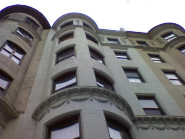 2 Br, 1 bath, Apartment 384 Commonwealth Ave